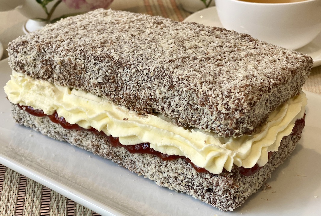 Lamington Cake - 3CatsFoodie