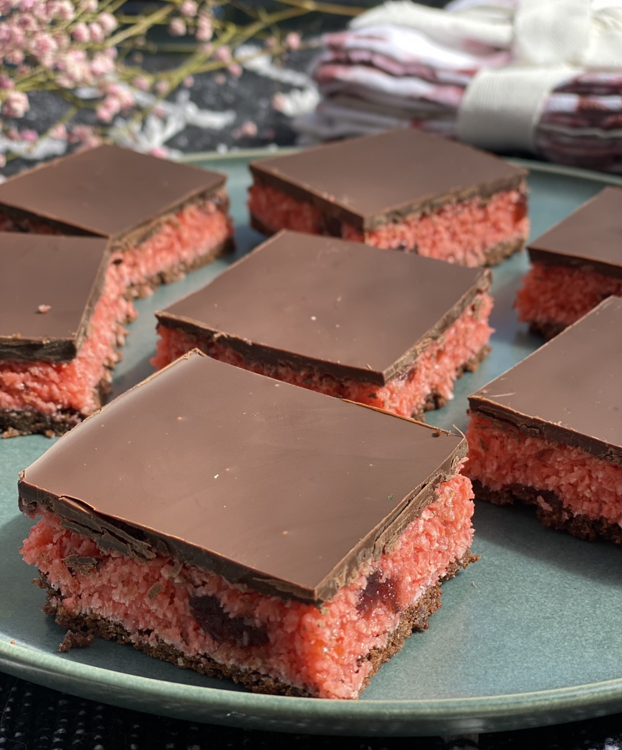 Chocolate Cherry Slice - 3CatsFoodie