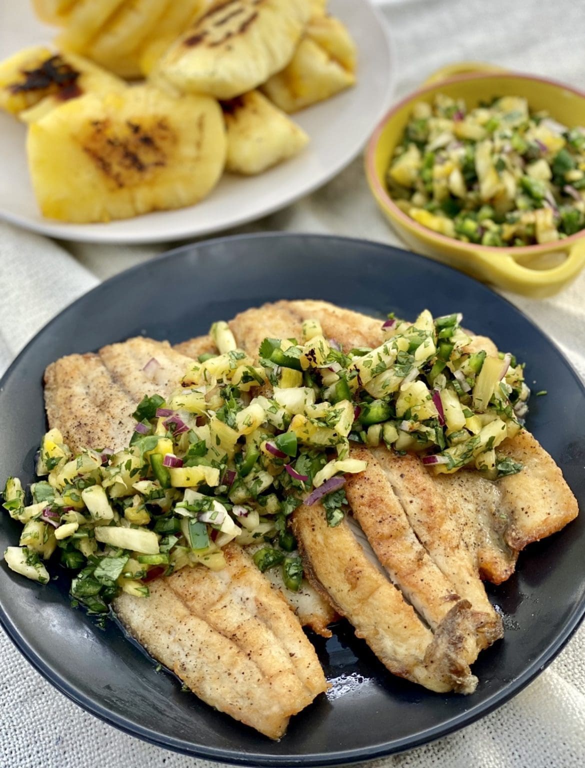 Fish with Pineapple Salsa - 3CatsFoodie