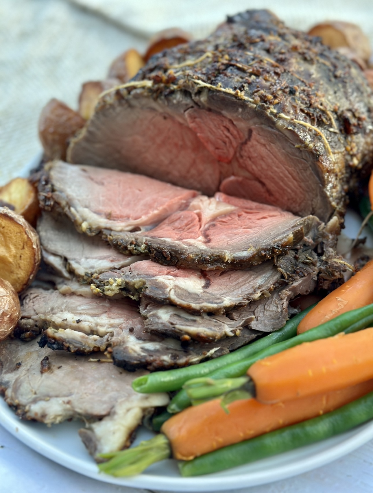 Beer Roast Beef (with garlic, mustard and rosemary) - 3CatsFoodie
